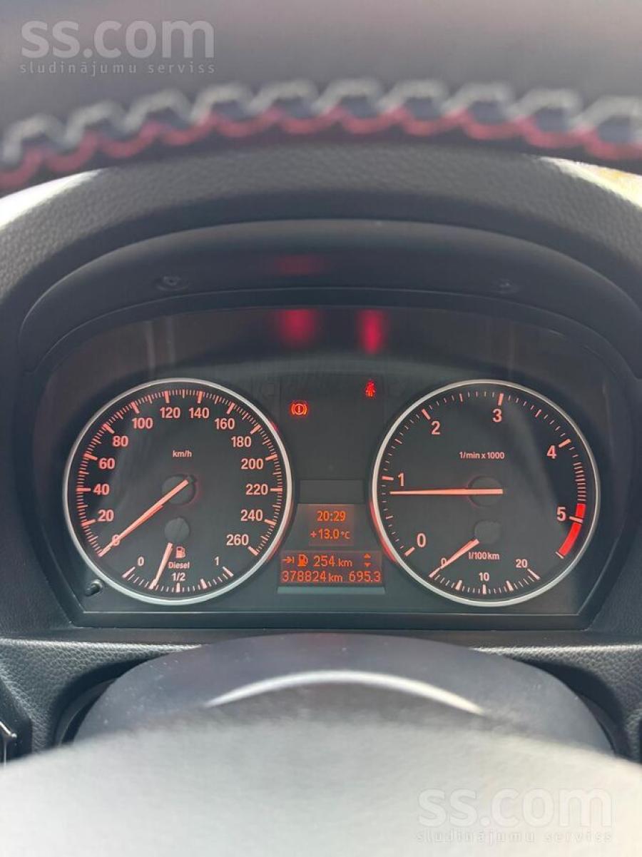 Black BMW 318 2008 in Talsi, with an engine capacity of 2.00 L and mileage of 379 thousand km for 6700 €, photo 19 on AUTOMOTO.COM.LV