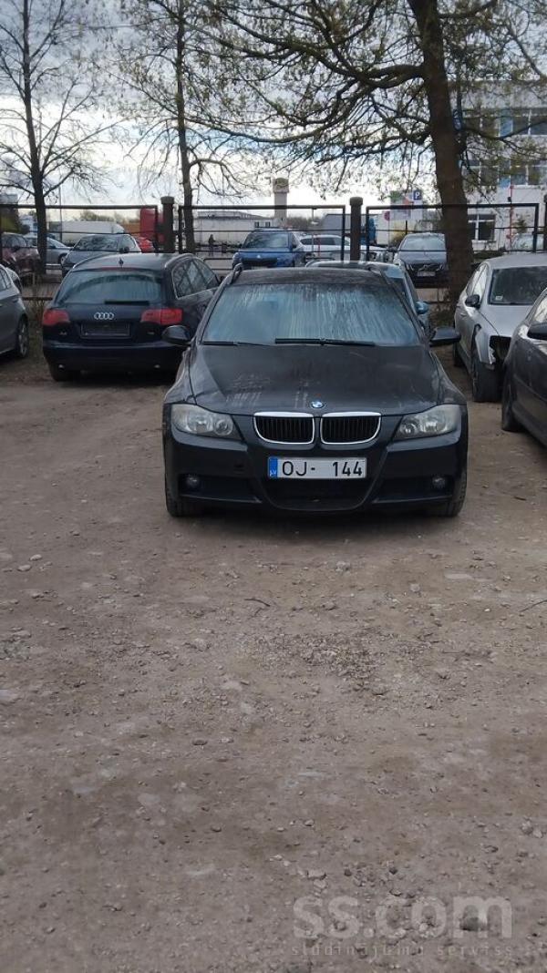 Black BMW 318 2008 in Riga, with an engine capacity of 2.00 L and mileage of 347 thousand km for 3800 €, photo 1 on AUTOMOTO.COM.LV