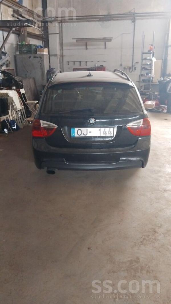 Black BMW 318 2008 in Riga, with an engine capacity of 2.00 L and mileage of 347 thousand km for 3800 €, photo 2 on AUTOMOTO.COM.LV