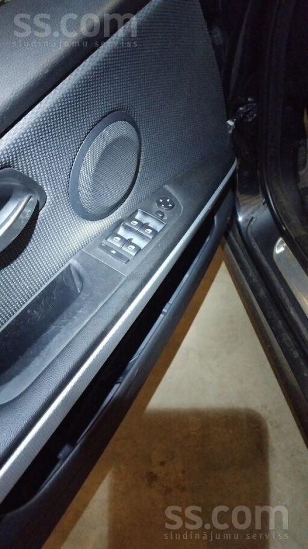 Black BMW 318 2008 in Riga, with an engine capacity of 2.00 L and mileage of 347 thousand km for 3800 €, photo 4 on AUTOMOTO.COM.LV