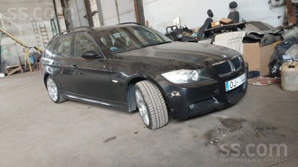Black BMW 318 2008 in Riga, with an engine capacity of 2.00 L and mileage of 347 thousand km for 3800 €, photo 5 on AUTOMOTO.COM.LV