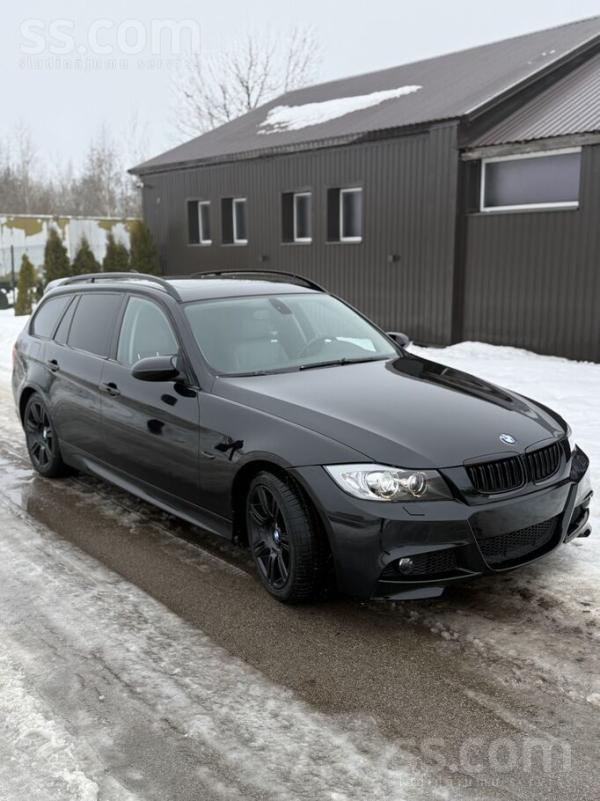 Melns BMW 318 2008 Tukums, ar dzinēja tilpumu 2.00 L un nobraukumu 370 tūkst. km par 3400 €, foto 3 vietnē AUTOMOTO.COM.LV