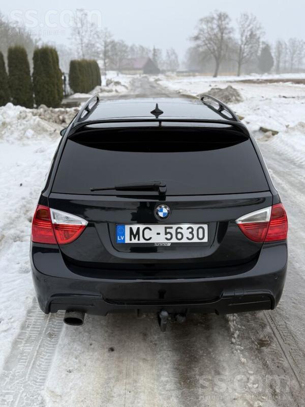 Melns BMW 318 2008 Tukums, ar dzinēja tilpumu 2.00 L un nobraukumu 370 tūkst. km par 3400 €, foto 4 vietnē AUTOMOTO.COM.LV