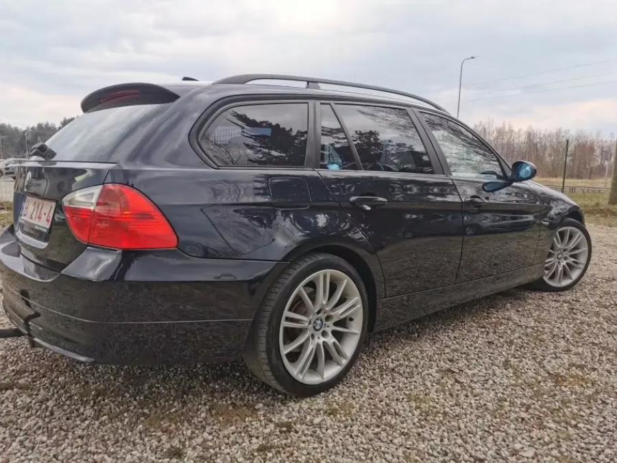 Black BMW 318 2008 in Kuldiga, with an engine capacity of 2.00 L and mileage of 269 thousand km for 4900 €, photo 3 on AUTOMOTO.COM.LV