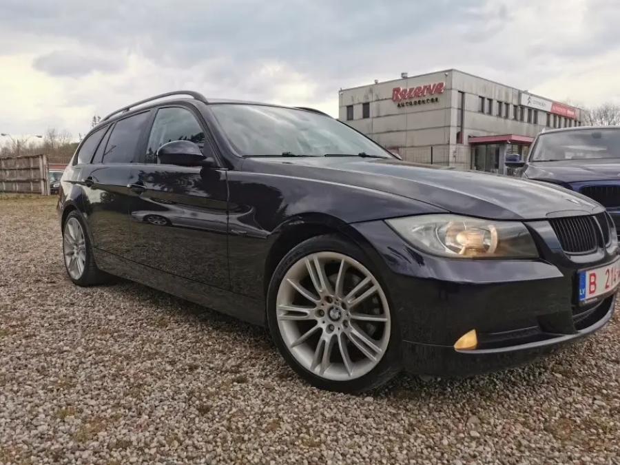 Black BMW 318 2008 in Kuldiga, with an engine capacity of 2.00 L and mileage of 269 thousand km for 4900 €, photo 4 on AUTOMOTO.COM.LV