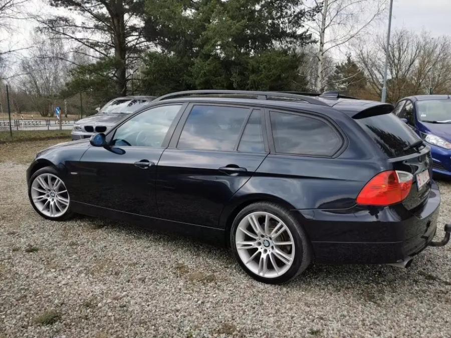 Black BMW 318 2008 in Kuldiga, with an engine capacity of 2.00 L and mileage of 269 thousand km for 4900 €, photo 5 on AUTOMOTO.COM.LV