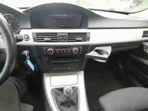 Black BMW 318 2008 in Kuldiga, with an engine capacity of 2.00 L and mileage of 269 thousand km for 4900 €, photo 11 on AUTOMOTO.COM.LV