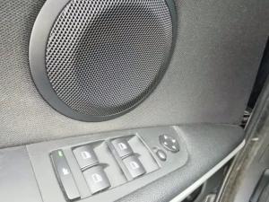 Black BMW 318 2008 in Kuldiga, with an engine capacity of 2.00 L and mileage of 269 thousand km for 4900 €, photo 16 on AUTOMOTO.COM.LV