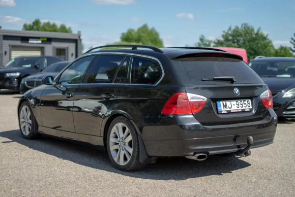 Black BMW 318 2008 in Liepaja, with an engine capacity of 2.00 L and mileage of 286 thousand km for 4350 €, photo 2 on AUTOMOTO.COM.LV