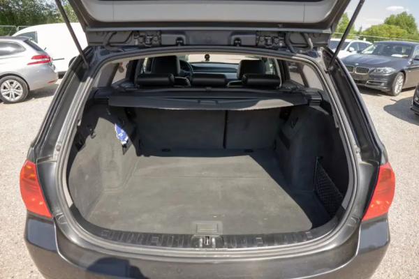 Black BMW 318 2008 in Liepaja, with an engine capacity of 2.00 L and mileage of 286 thousand km for 4350 €, photo 10 on AUTOMOTO.COM.LV