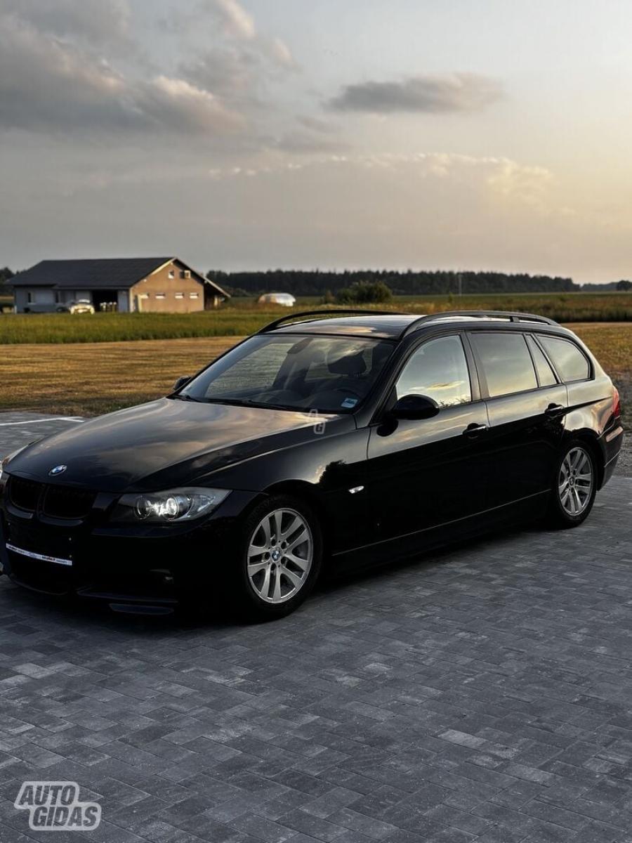 Melns BMW 318 2008 Panevēža, ar dzinēja tilpumu 2.00 L un nobraukumu 330 tūkst. km par 3200 €, foto 4 vietnē AUTOMOTO.COM.LV