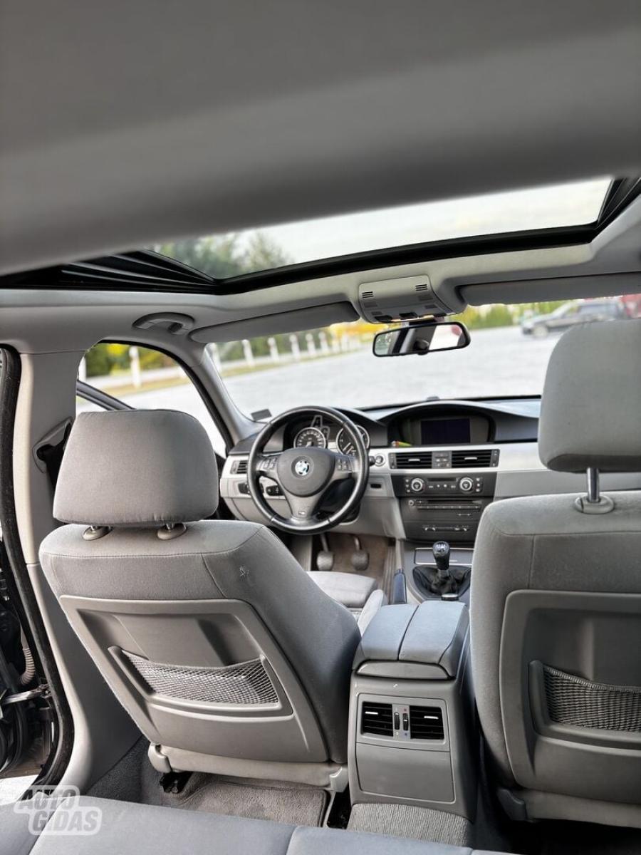 Melns BMW 318 2008 Panevēža, ar dzinēja tilpumu 2.00 L un nobraukumu 330 tūkst. km par 3200 €, foto 10 vietnē AUTOMOTO.COM.LV