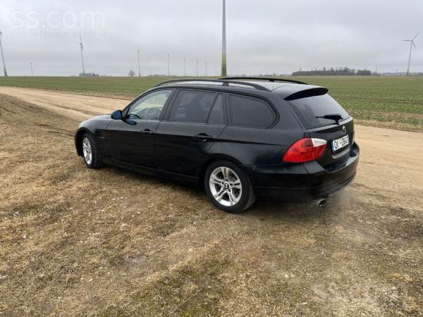 Melns BMW 318 2008 Liepāja, ar dzinēja tilpumu 2.00 L un nobraukumu 266 tūkst. km par 2950 €, foto 4 vietnē AUTOMOTO.COM.LV