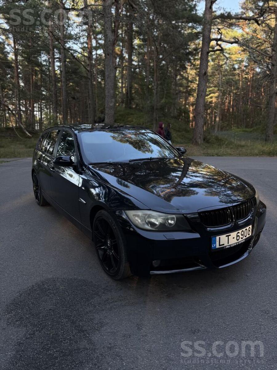Black BMW 318 2008 in Riga, with an engine capacity of 2.00 L and mileage of 466 thousand km for 4200 €, photo 5 on AUTOMOTO.COM.LV