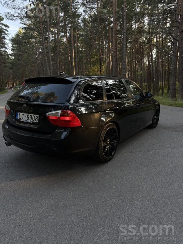 Black BMW 318 2008 in Riga, with an engine capacity of 2.00 L and mileage of 466 thousand km for 4200 €, photo 9 on AUTOMOTO.COM.LV