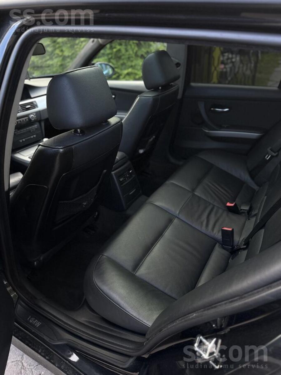 Black BMW 318 2008 in Riga, with an engine capacity of 2.00 L and mileage of 466 thousand km for 4200 €, photo 14 on AUTOMOTO.COM.LV