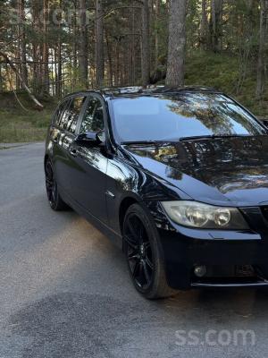 Black BMW 318 2008 in Riga, with an engine capacity of 2.00 L and mileage of 466 thousand km for 4200 €, photo  on AUTOMOTO.COM.LV