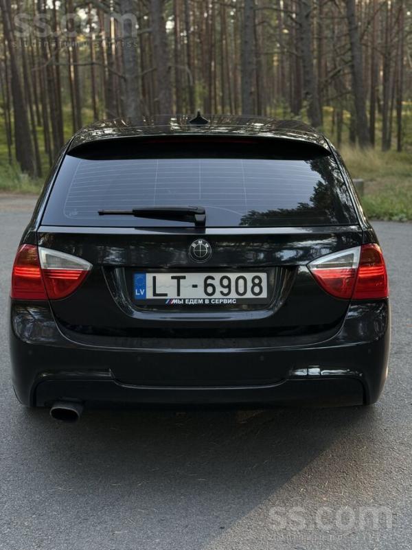 Black BMW 318 2008 in Riga, with an engine capacity of 2.00 L and mileage of 466 thousand km for 4200 €, photo 6 on AUTOMOTO.COM.LV