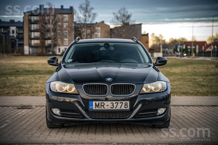 Black BMW 318 2009 in Riga, with an engine capacity of 2.00 L and mileage of 374 thousand km for 4200 €, photo 1 on AUTOMOTO.COM.LV