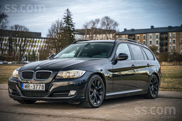 Black BMW 318 2009 in Riga, with an engine capacity of 2.00 L and mileage of 374 thousand km for 4200 €, photo 2 on AUTOMOTO.COM.LV