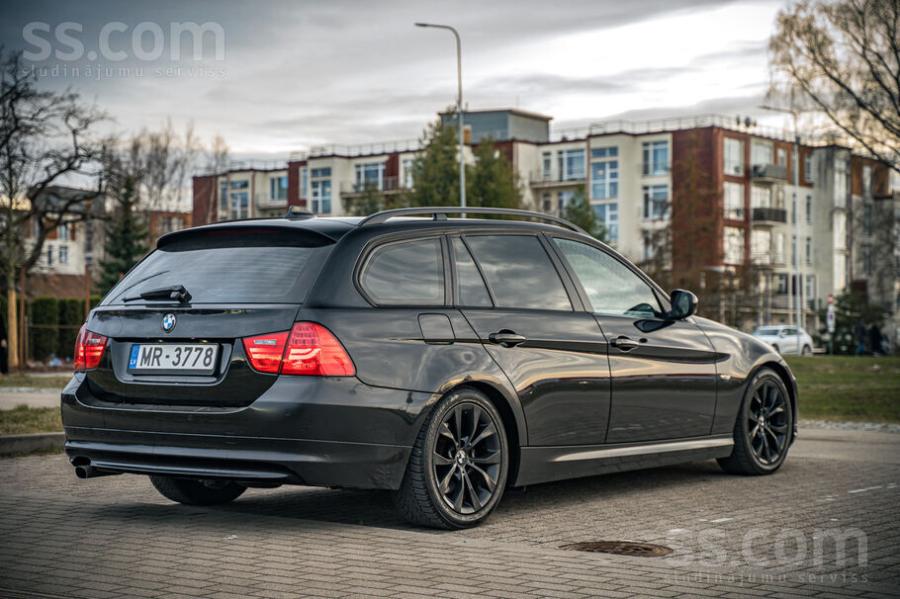 Black BMW 318 2009 in Riga, with an engine capacity of 2.00 L and mileage of 374 thousand km for 4200 €, photo 5 on AUTOMOTO.COM.LV