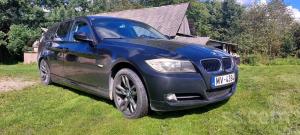 Black BMW 318 2009 in Riga, with an engine capacity of 2.00 L and mileage of 252 thousand km for 2950 €, photo 4 on AUTOMOTO.COM.LV