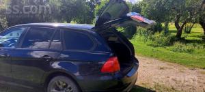 Black BMW 318 2009 in Riga, with an engine capacity of 2.00 L and mileage of 252 thousand km for 2950 €, photo 12 on AUTOMOTO.COM.LV
