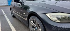 Black BMW 318 2009 in Riga, with an engine capacity of 2.00 L and mileage of 252 thousand km for 2800 €, photo 5 on AUTOMOTO.COM.LV