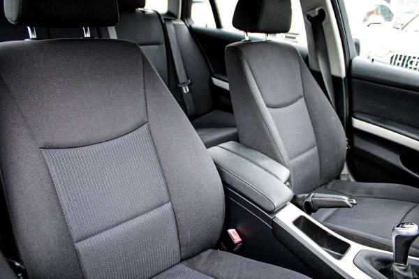 Melns BMW 318 2009 Klaipėda, ar dzinēja tilpumu 2.00 L un nobraukumu 315 tūkst. km par 5490 €, foto 11 vietnē AUTOMOTO.COM.LV