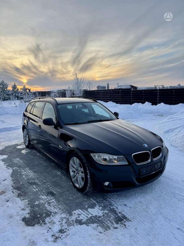Black BMW 318 2009 in Palanga, with an engine capacity of 2.00 L and mileage of 274 thousand km for 4200 €, photo 1 on AUTOMOTO.COM.LV