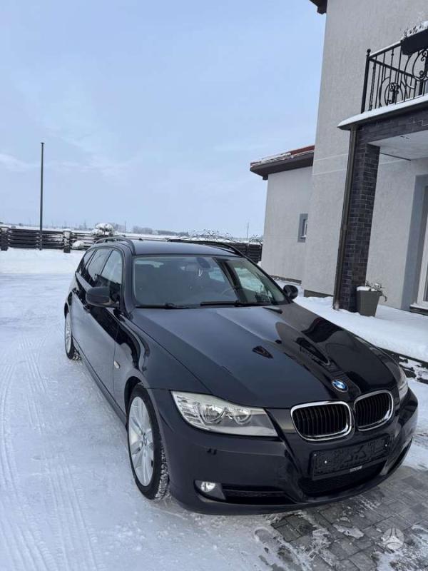 Black BMW 318 2009 in Palanga, with an engine capacity of 2.00 L and mileage of 274 thousand km for 4200 €, photo 4 on AUTOMOTO.COM.LV