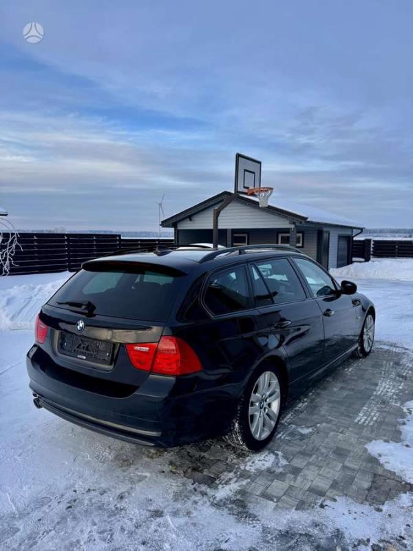 Black BMW 318 2009 in Palanga, with an engine capacity of 2.00 L and mileage of 274 thousand km for 4200 €, photo 8 on AUTOMOTO.COM.LV