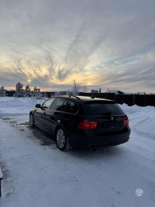 Black BMW 318 2009 in Palanga, with an engine capacity of 2.00 L and mileage of 274 thousand km for 4200 €, photo 9 on AUTOMOTO.COM.LV