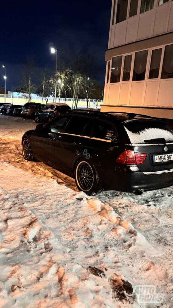 Black BMW 318 2009 in Klaipeda, with an engine capacity of 2.00 L and mileage of 402 thousand km for 2900 €, photo 8 on AUTOMOTO.COM.LV