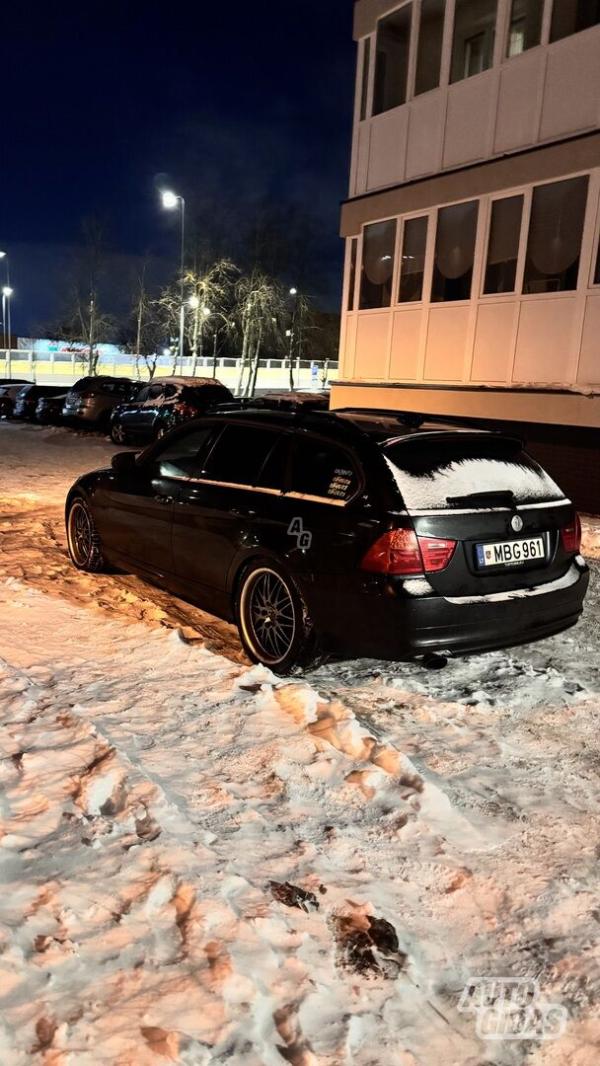Black BMW 318 2009 in Klaipeda, with an engine capacity of 2.00 L and mileage of 402 thousand km for 2900 €, photo 9 on AUTOMOTO.COM.LV