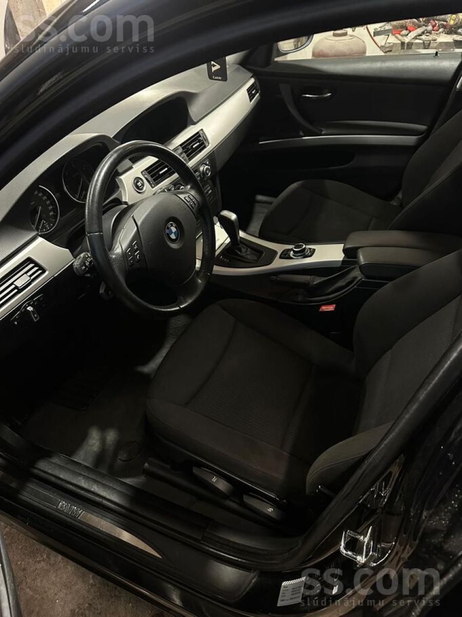 Melns BMW 318 2009 Limbaži, ar dzinēja tilpumu 2.00 L un nobraukumu 276 tūkst. km par 5200 €, foto 6 vietnē AUTOMOTO.COM.LV