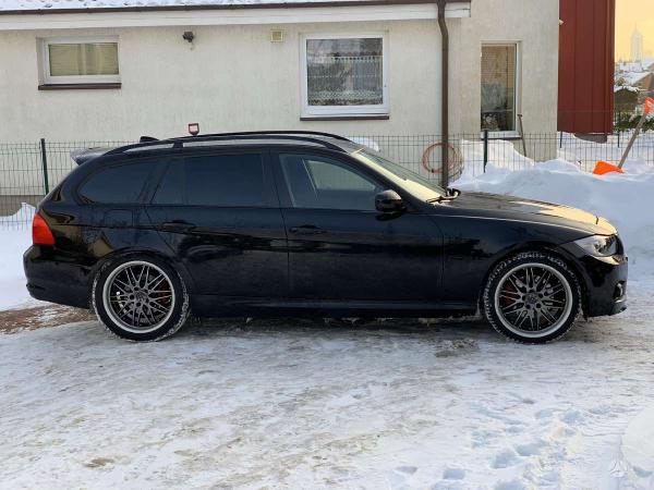 Melns BMW 318 2009 Klaipėda, ar dzinēja tilpumu 2.00 L un nobraukumu 402 tūkst. km par 4450 €, foto 2 vietnē AUTOMOTO.COM.LV