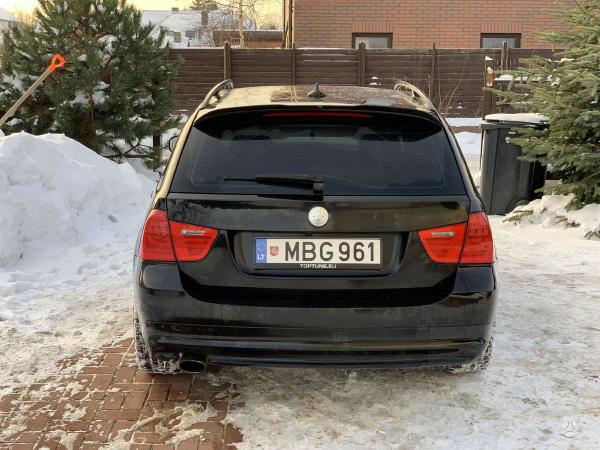 Melns BMW 318 2009 Klaipėda, ar dzinēja tilpumu 2.00 L un nobraukumu 402 tūkst. km par 4450 €, foto 3 vietnē AUTOMOTO.COM.LV