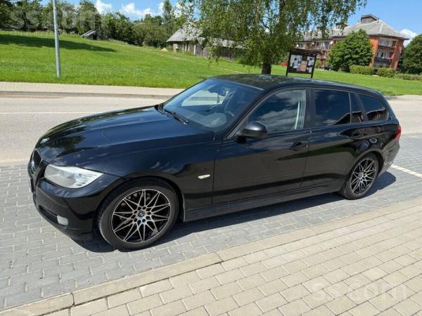Black BMW 318 2009 in Cesis, with an engine capacity of 2.00 L and mileage of 365 thousand km for 4500 €, photo 3 on AUTOMOTO.COM.LV
