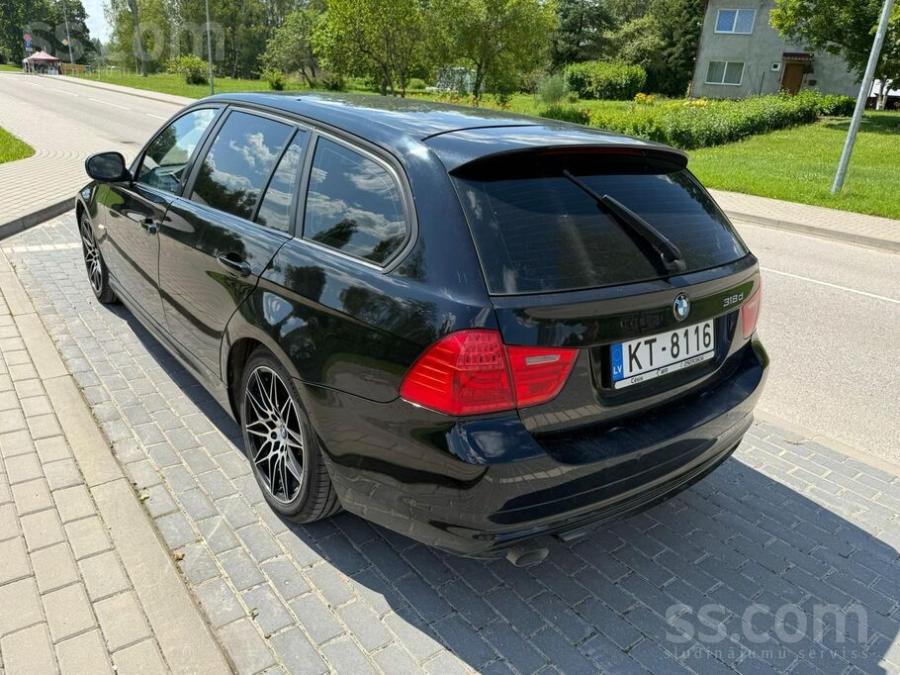 Black BMW 318 2009 in Cesis, with an engine capacity of 2.00 L and mileage of 365 thousand km for 4500 €, photo 4 on AUTOMOTO.COM.LV