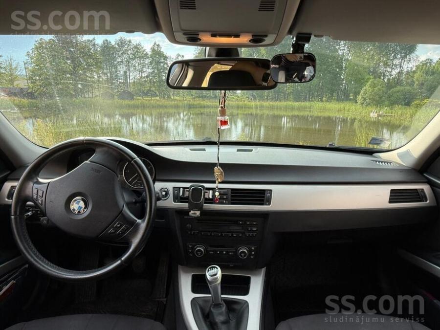 Black BMW 318 2009 in Cesis, with an engine capacity of 2.00 L and mileage of 365 thousand km for 4500 €, photo 5 on AUTOMOTO.COM.LV