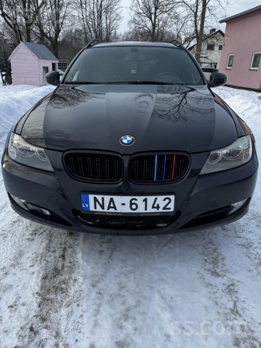 Black BMW 318 2009 in Riga, with an engine capacity of 2.00 L and mileage of 303 thousand km for 3300 €, photo 4 on AUTOMOTO.COM.LV