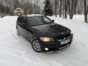 Melns BMW 318 2009 Jurbarkas, ar dzinēja tilpumu 2.00 L un nobraukumu 300 tūkst. km par 3200 €, foto  vietnē AUTOMOTO.COM.LV