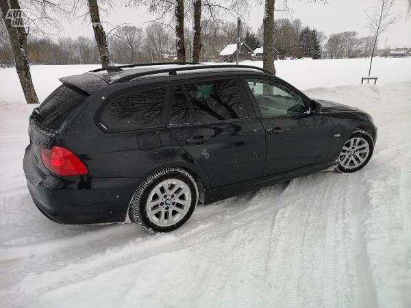 Melns BMW 318 2009 Jurbarkas, ar dzinēja tilpumu 2.00 L un nobraukumu 300 tūkst. km par 3200 €, foto 3 vietnē AUTOMOTO.COM.LV