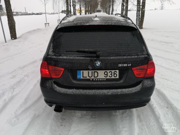 Melns BMW 318 2009 Jurbarkas, ar dzinēja tilpumu 2.00 L un nobraukumu 300 tūkst. km par 3200 €, foto 5 vietnē AUTOMOTO.COM.LV