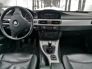Black BMW 318 2009 in Jurbarkas, with an engine capacity of 2.00 L and mileage of 300 thousand km for 3200 €, photo 8 on AUTOMOTO.COM.LV