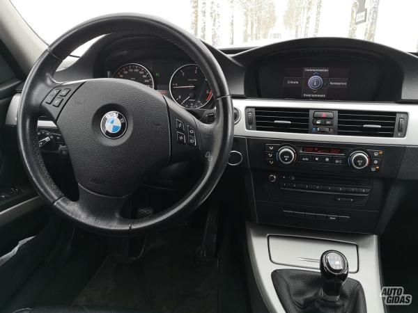 Melns BMW 318 2009 Jurbarkas, ar dzinēja tilpumu 2.00 L un nobraukumu 300 tūkst. km par 3200 €, foto 10 vietnē AUTOMOTO.COM.LV