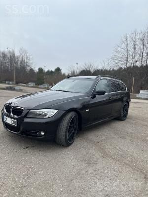 Black BMW 318 2009 in Liepaja, with an engine capacity of 2.00 L and mileage of 323 thousand km for 4650 €, photo 2 on AUTOMOTO.COM.LV