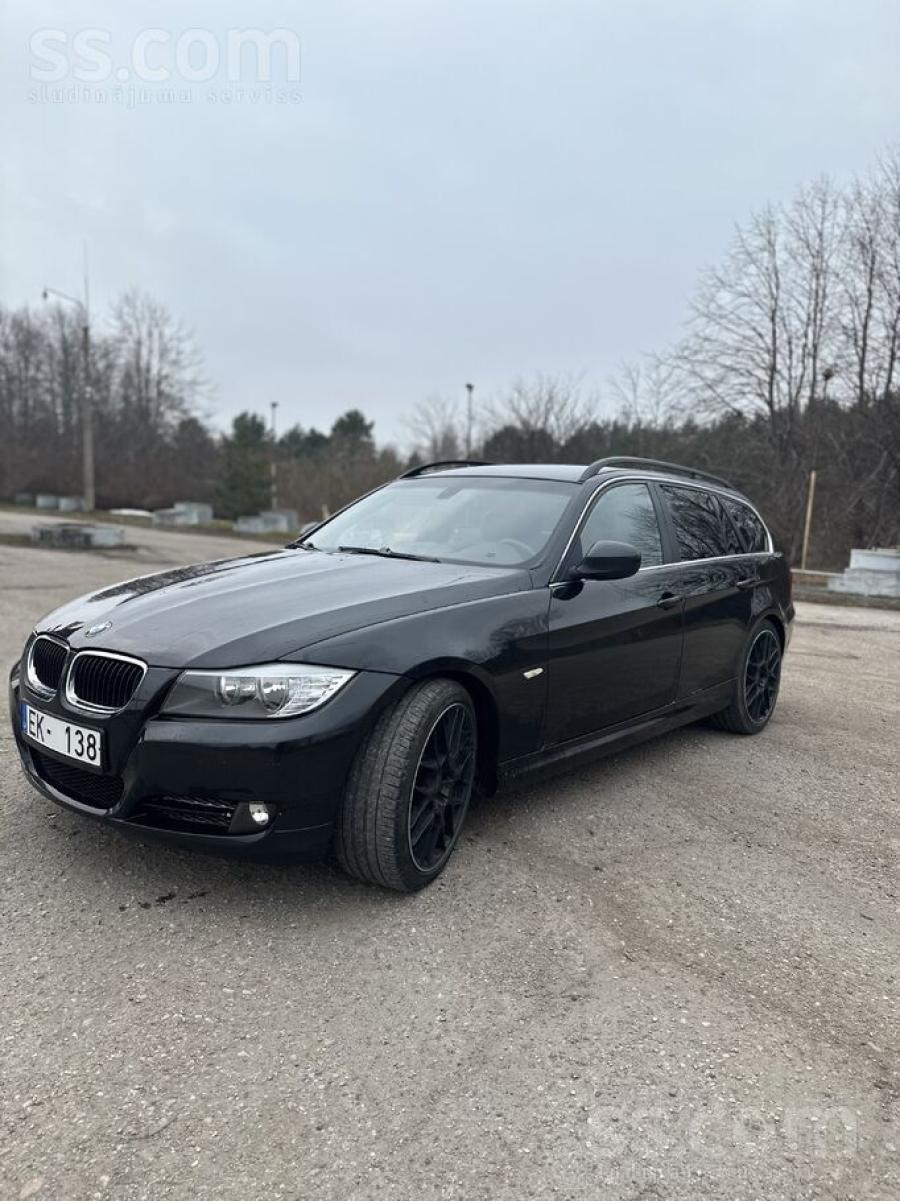 Black BMW 318 2009 in Liepaja, with an engine capacity of 2.00 L and mileage of 323 thousand km for 4650 €, photo 2 on AUTOMOTO.COM.LV