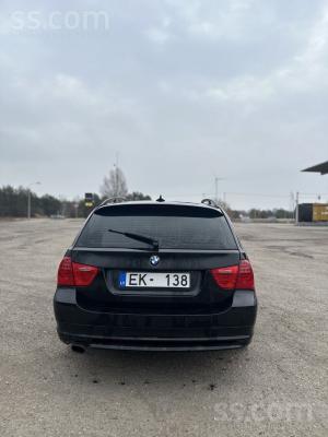 Black BMW 318 2009 in Liepaja, with an engine capacity of 2.00 L and mileage of 323 thousand km for 4650 €, photo 4 on AUTOMOTO.COM.LV